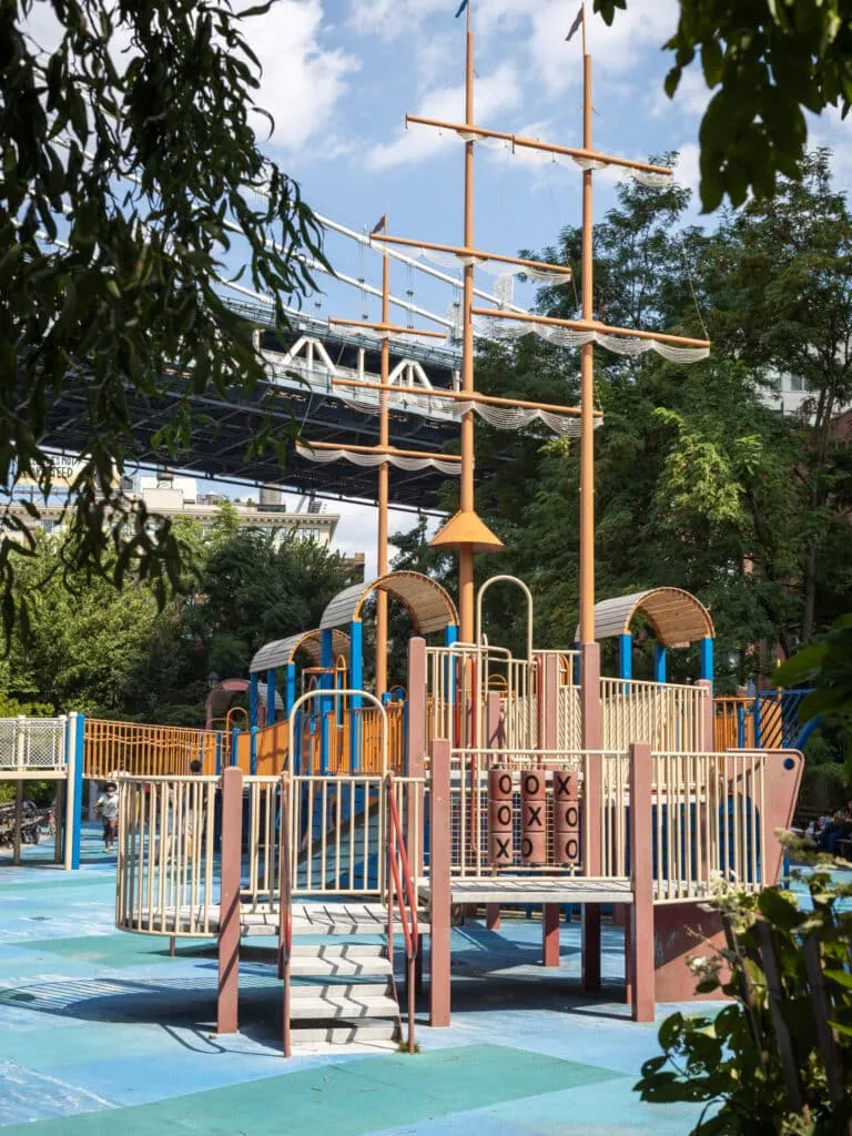 Pebble Beach - Brooklyn Bridge Park